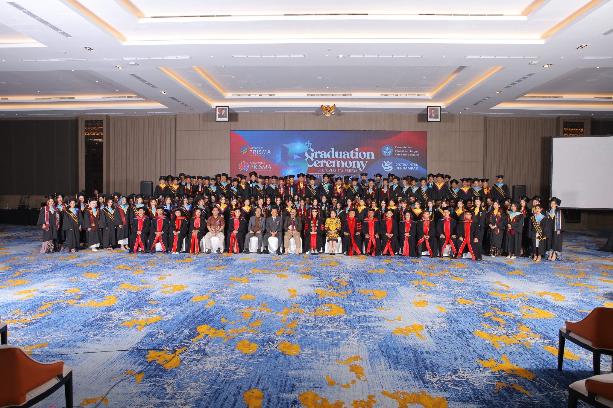 “Dream Big, Shine Bright” jadi Tema Wisuda ke-5 UPrisma, Sidang Senat ...